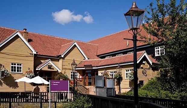 Basildon Hotels | Book Hotels in East Mayne | Premier Inn
