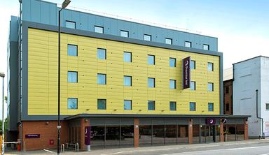 Newbury Town Centre (London Road) Hotel | Premier Inn